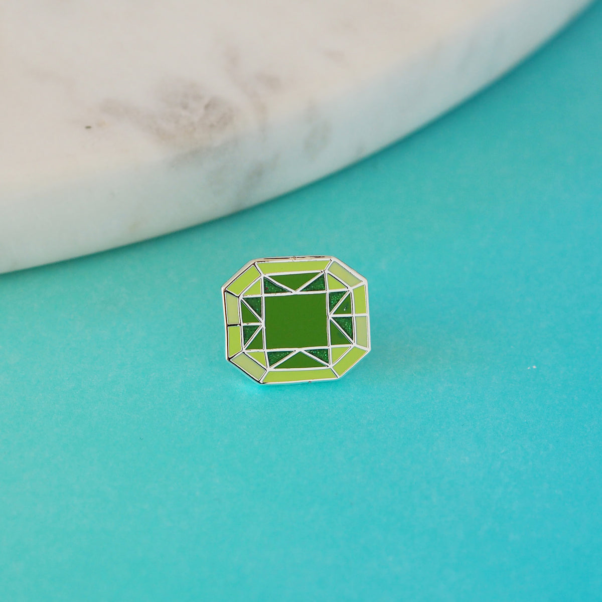 Emerald Enamel Pin – Nutmeg and Arlo